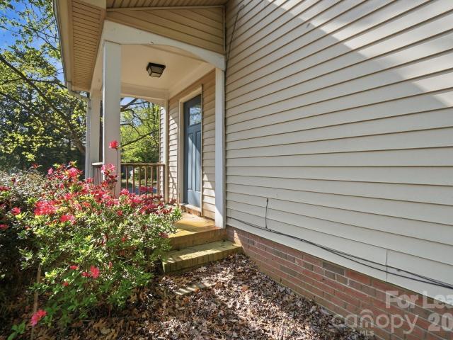 6724 Old Reid Road