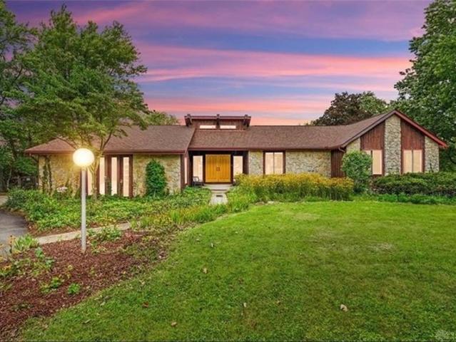 6725 Fishburg Rd, Huber Heights, OH 45424