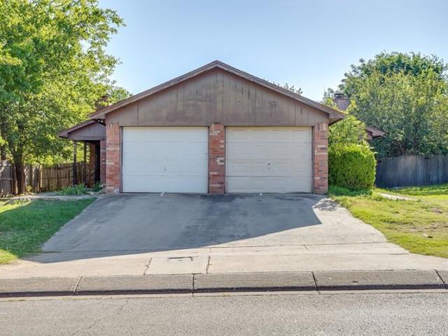6725 Glenbrook Ln, Fort Worth, TX 76133