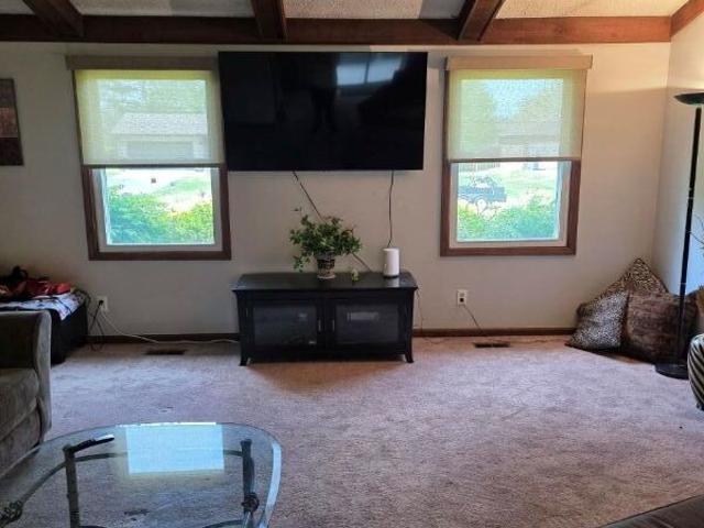 6725 Lakeknoll Drive