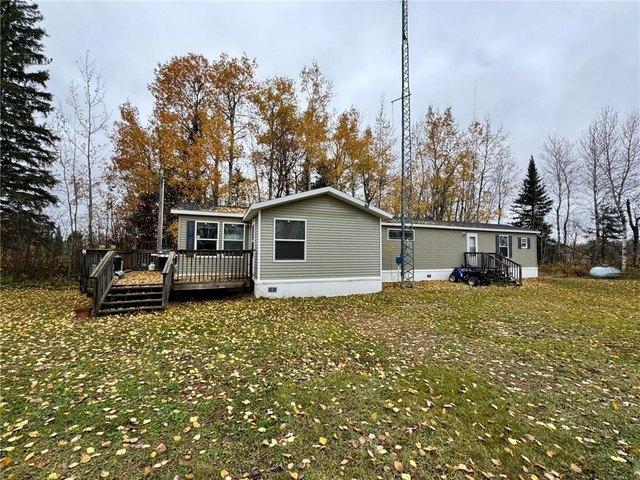 67261 Kirkwood Dr, Warroad, MN 56763