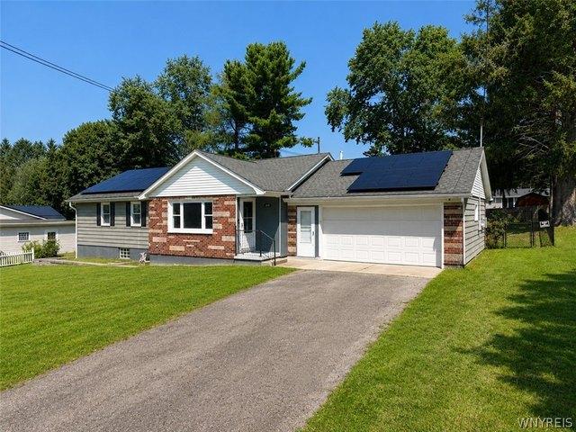 6727 Hillcroft Dr, Boston, NY 14025