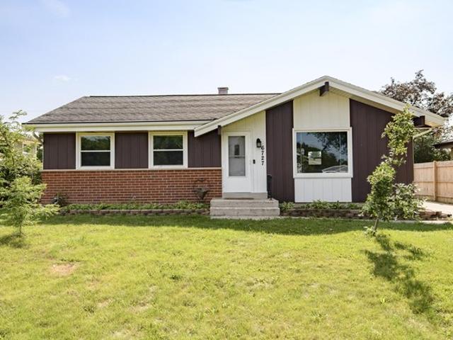 6727 Lone Elm Dr, Caledonia, WI 53402