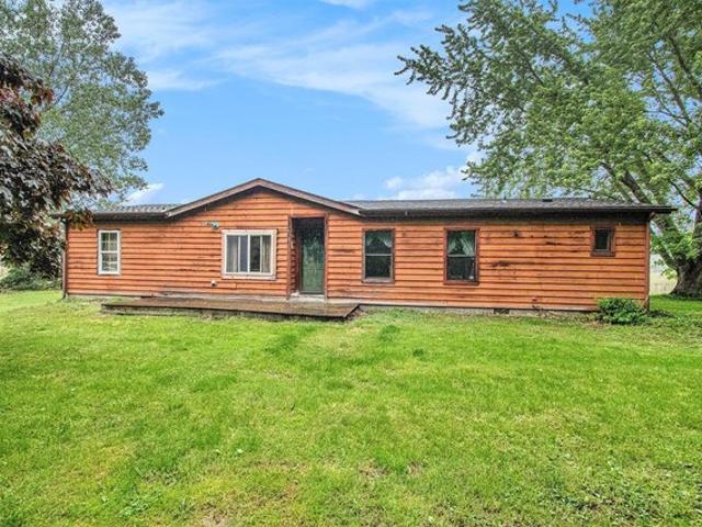 6727 W Youngren Rd, Three Oaks, MI 49128
