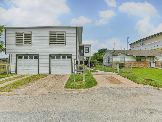 6728 Avenue Q
