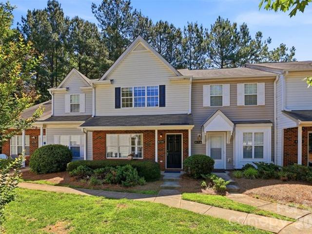 6720 Cypress Tree Ln, Charlotte, NC 28215