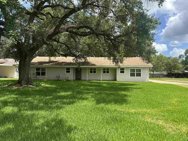 6720 Willis Ln, Beaumont, TX 77708