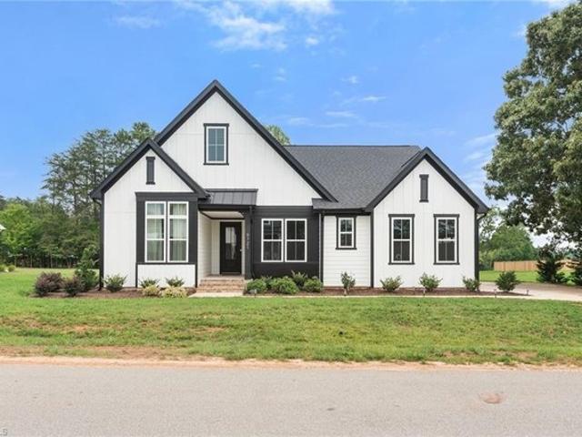 6721 Honeycutt Reserve Dr, Oak Ridge, NC 27310