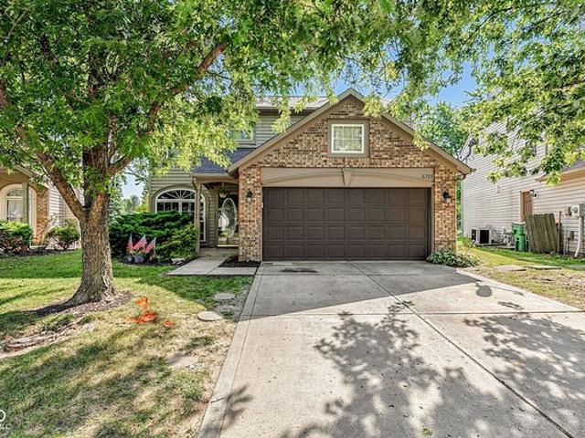 6723 Wimbledon Dr, Zionsville, IN 46077