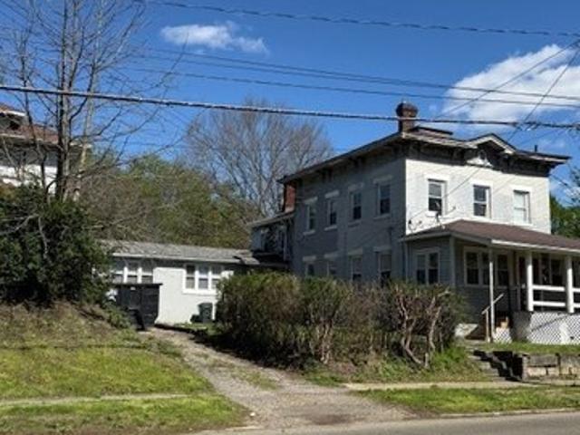 672 3rd St SE, Massillon, OH 44646