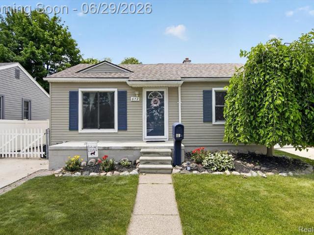 672 8th Street