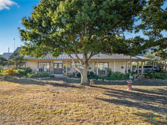 672 County Road 447, Waelder, TX 78959 | MLS #595634