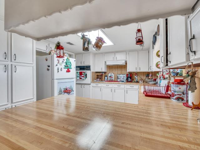 672 Bending Oaks Drive