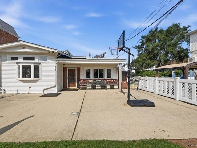 672 Drew St, Brooklyn, NY 11208