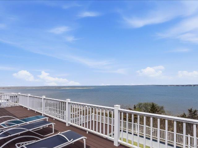 672 Dune Road