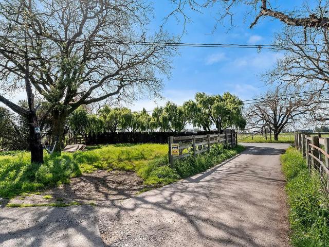 672 Irwin Ln, Santa Rosa, CA 95401 | MLS #ML82041 | Compass