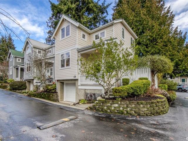 672 Madison Ave N Unit 14, Bainbridge Island, WA 98110