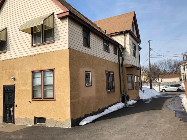 672 Surrey Avenue