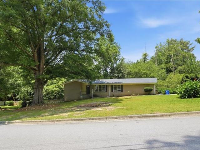 6735 Marlborough Cir S, Atlanta, GA 30349