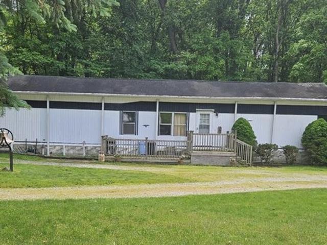 6735 N 850 E, Howe, IN 46746