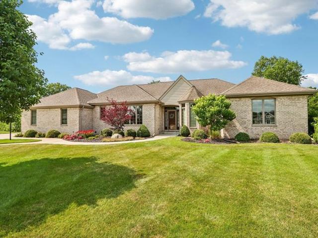 6735 Blue River Way, Caledonia, WI 53402