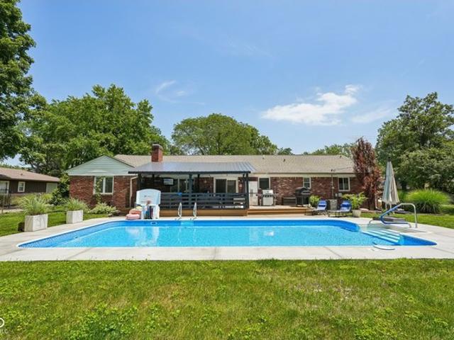6736 Grosvenor Pl, Indianapolis, IN 46220