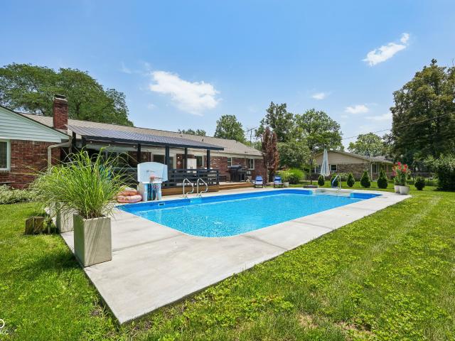 6736 Grosvenor Place