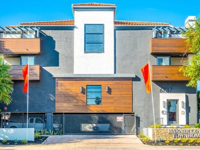 6737 DE Soto Ave, Canoga Park, CA 91303