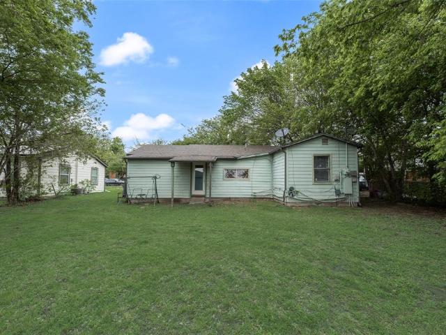 6737 Lakeside Dr, Lake Worth, TX 76135 | MLS #21227
