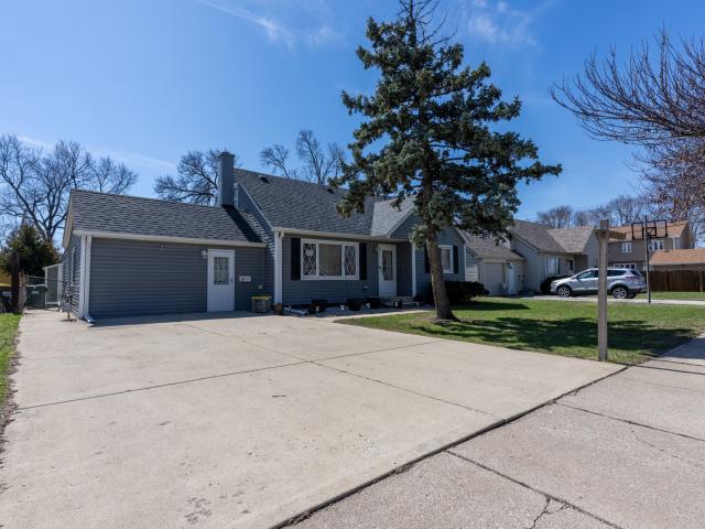 6737 th Pl, Chicago Ridge, IL 60415 | MLS #12605 | Compass