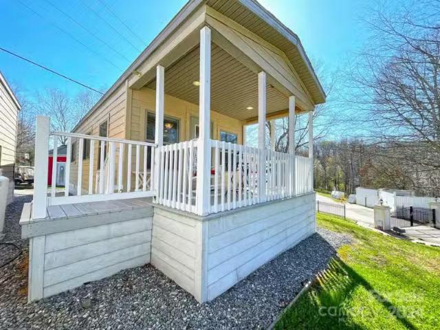 6738 E NC 150 HWY # C 12, SHERRILLS FORD, NC 28673 Single Fami.