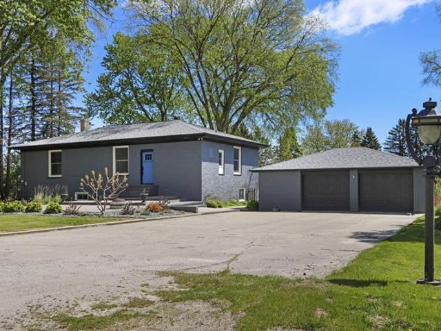 6739 Sportsman Dr, Caledonia, WI 53402