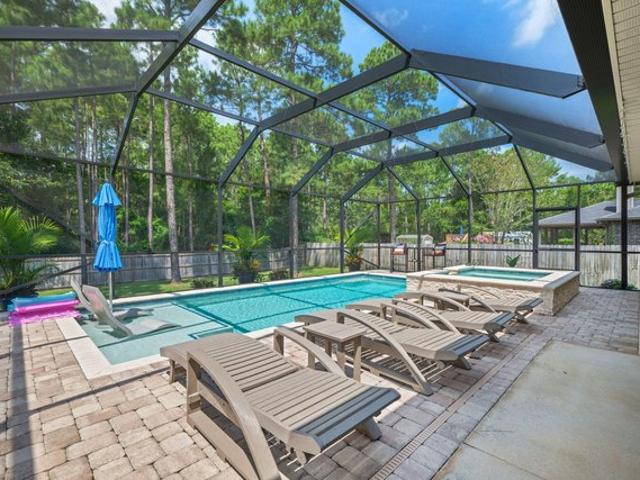 6732 Kempton St, Navarre, FL 32566