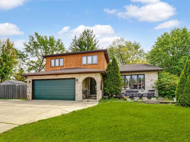 6732 W 113th Pl, Worth, IL 60482