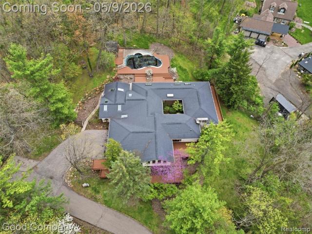 6733 Bloomfield Lane