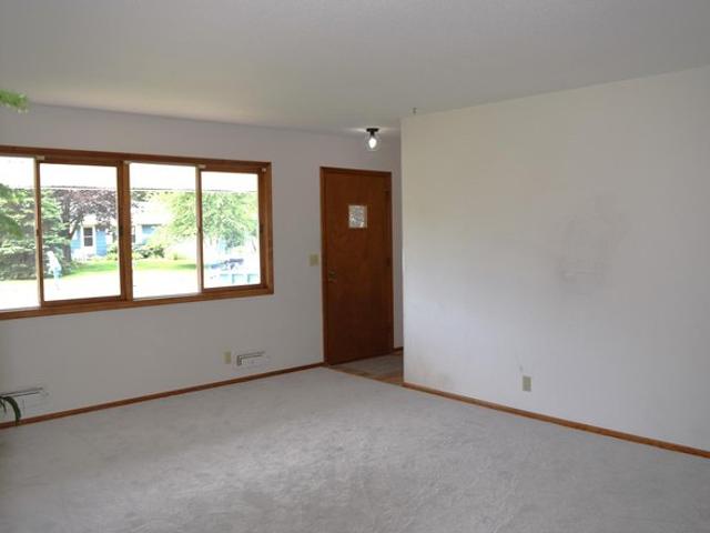 673 109th Ln NE, Blaine, MN 55434