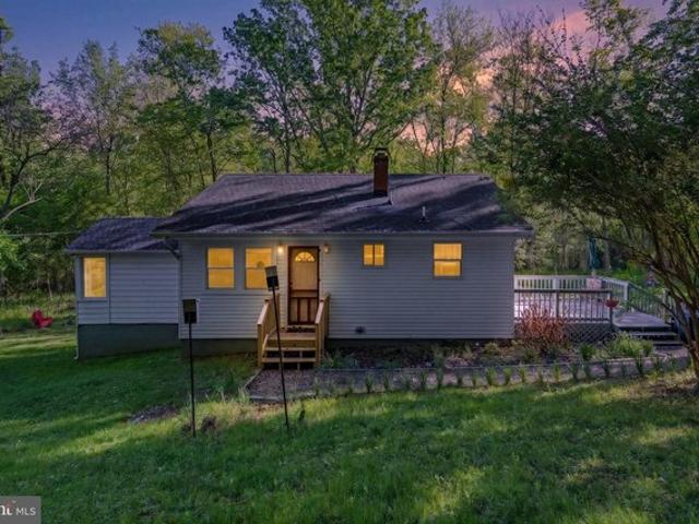 673 Creek Rd, Front Royal, VA 22630