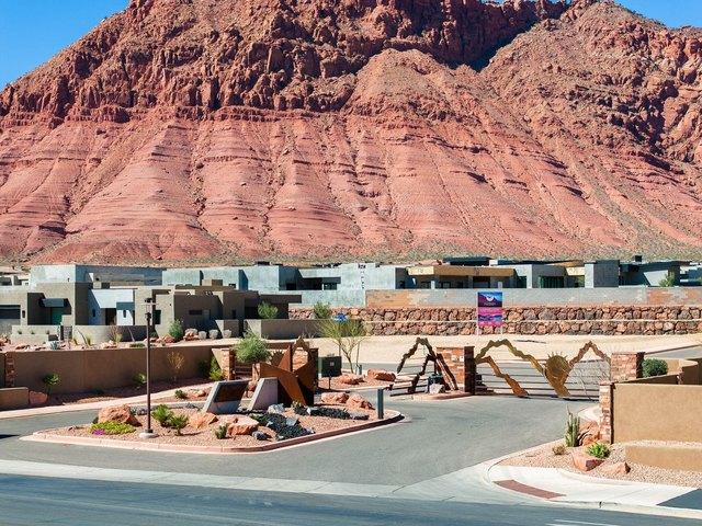 673 E Coral Autumn Ln Unit 16, Ivins, UT 84738