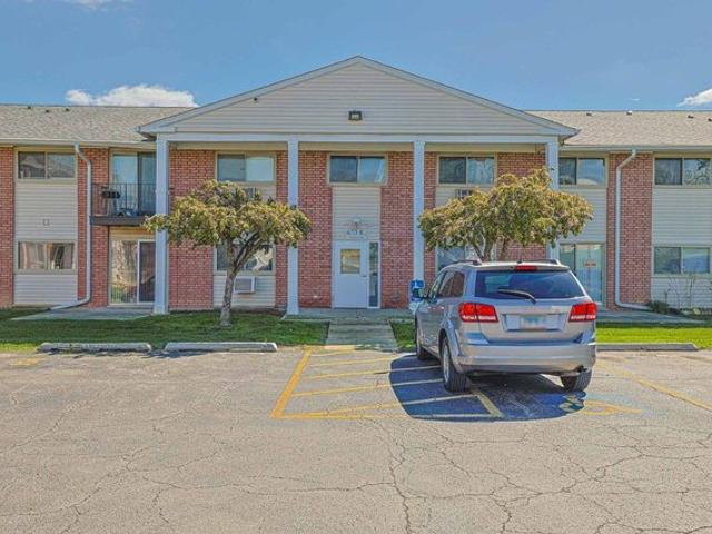 673 E Fullerton Ave Apt 105, Glendale Heights, IL 60139