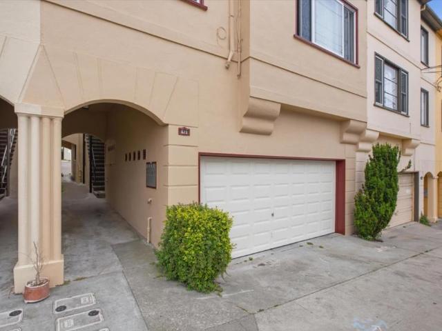 673 Hillside Boulevard