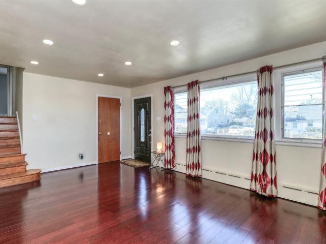 673 N Dover Ave