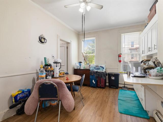 673 Summit Ave # 2R