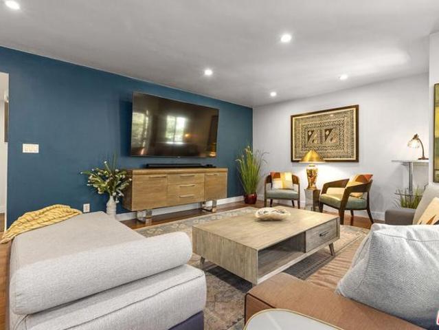 6744 Hillpark Dr #305, Los Angeles, CA 90068