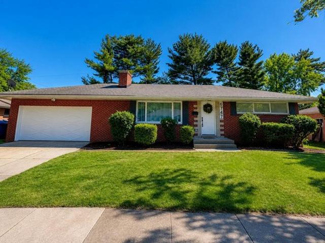 6747 Birch Pl, Gary, IN 46403