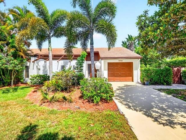 6747 Starkeys Pl, Lake Worth, FL 33467