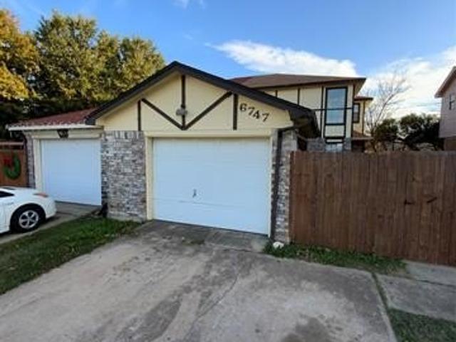 6747 S Creek Dr, Fort Worth, TX 76133