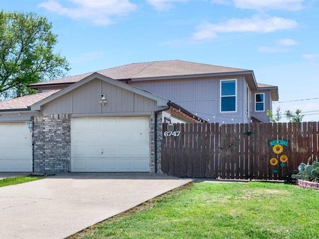 6747 S Creek Dr, Fort Worth, TX 76133