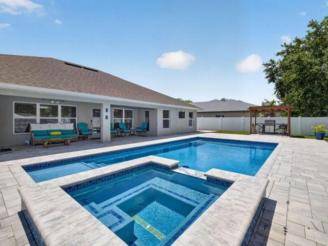 6748 NW Mamie Ct, Port Saint Lucie, FL 34983