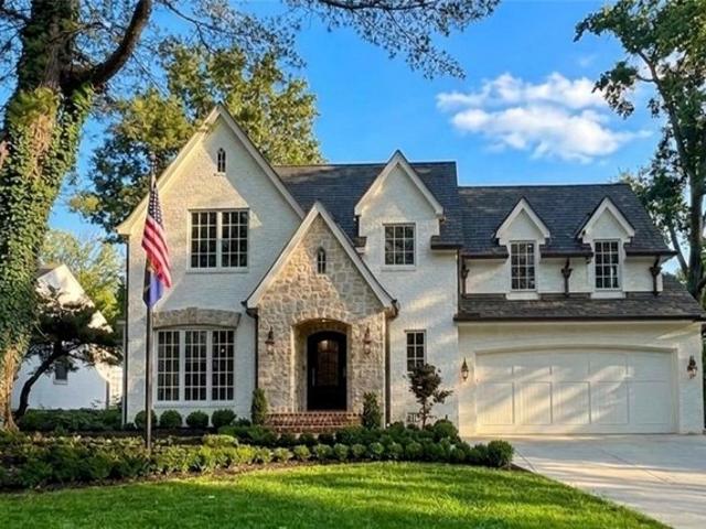 6748 Fontana St, Prairie Village, KS 66208