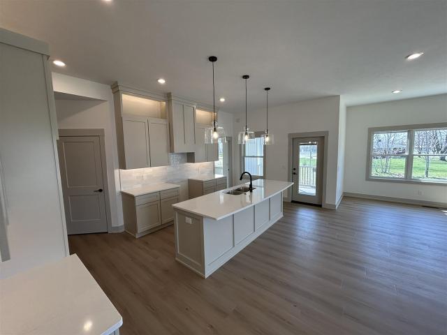 6748 Vriesland Crossing # 20